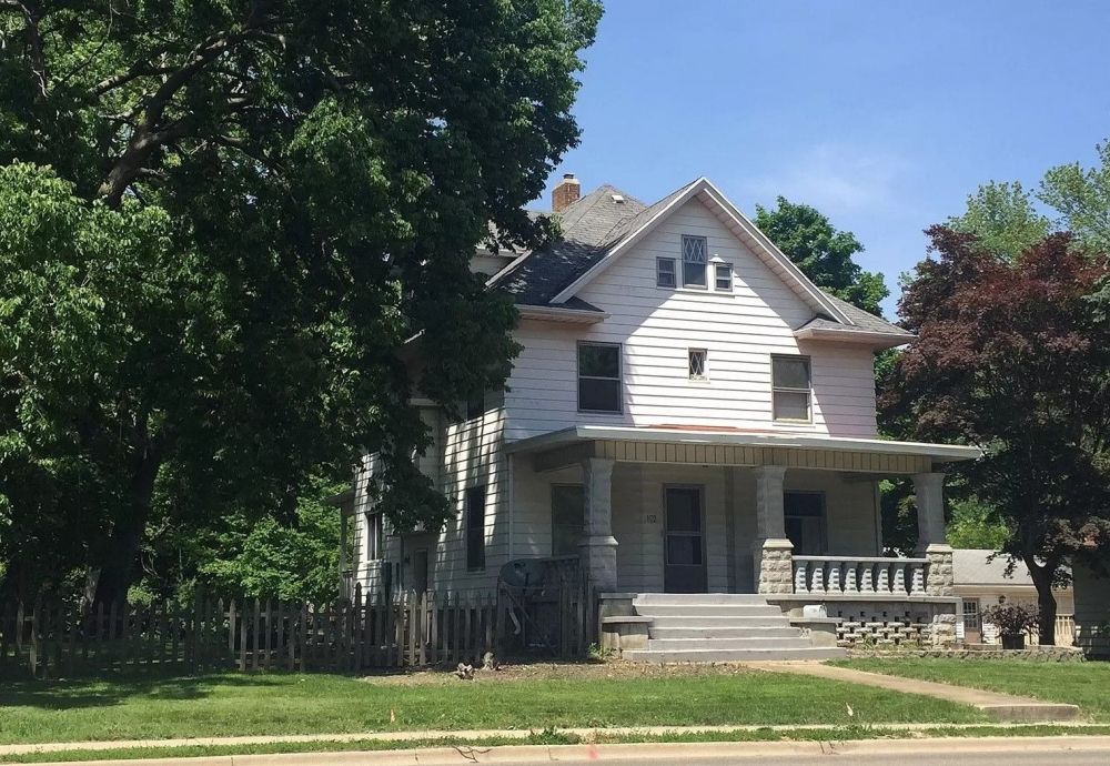 102 E. Vernon - House